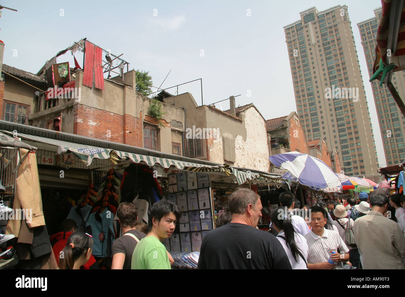 Fake Market Shanghai China High Resolution Stock Photography and Images ...