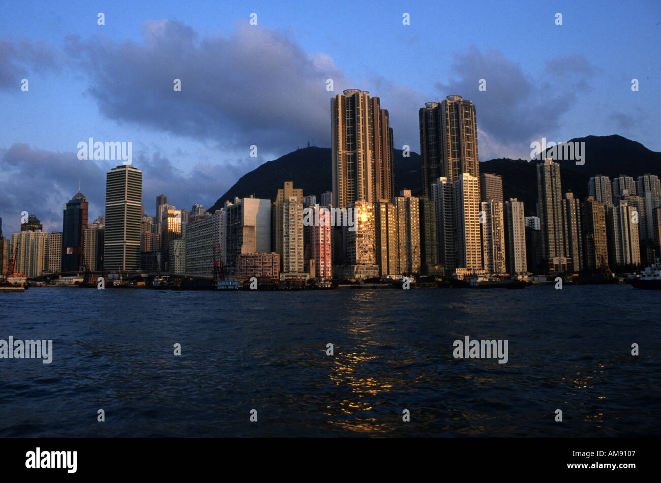 Hong Kong harbour Stock Photo - Alamy