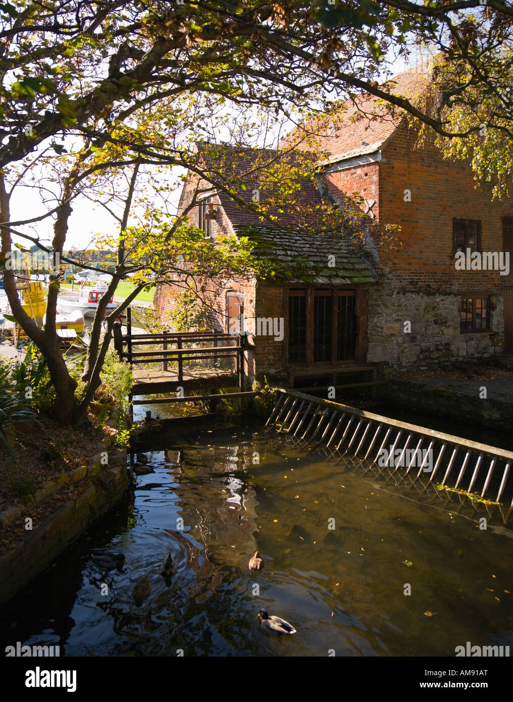 Mill grade 2 listed hi-res stock photography and images - Alamy