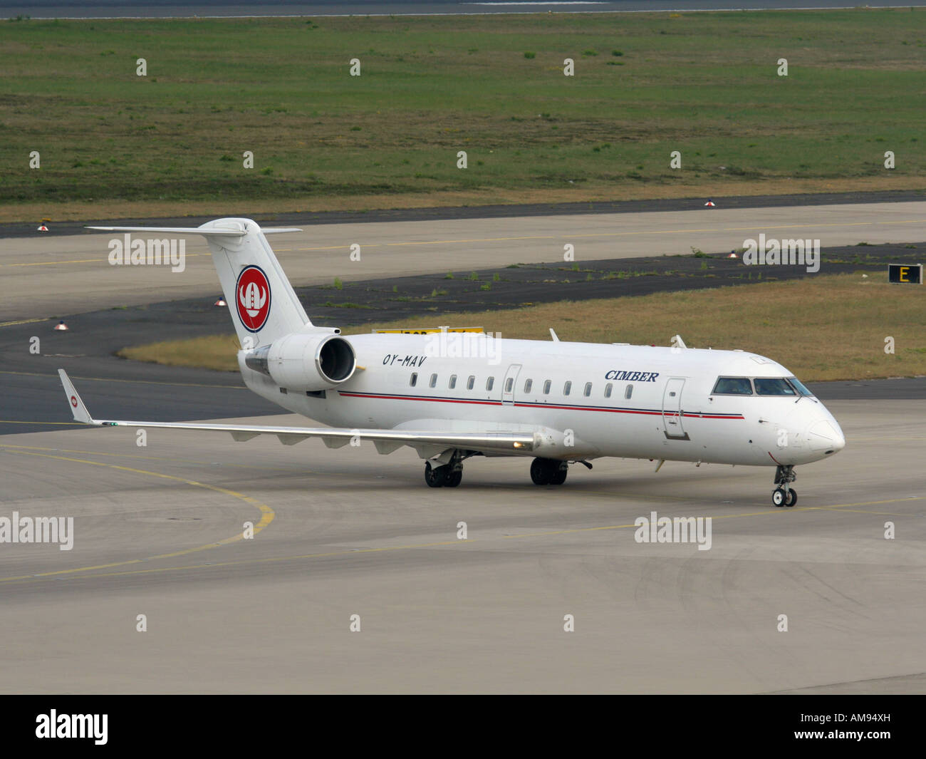Crj 200 hi-res stock photography and images - Alamy