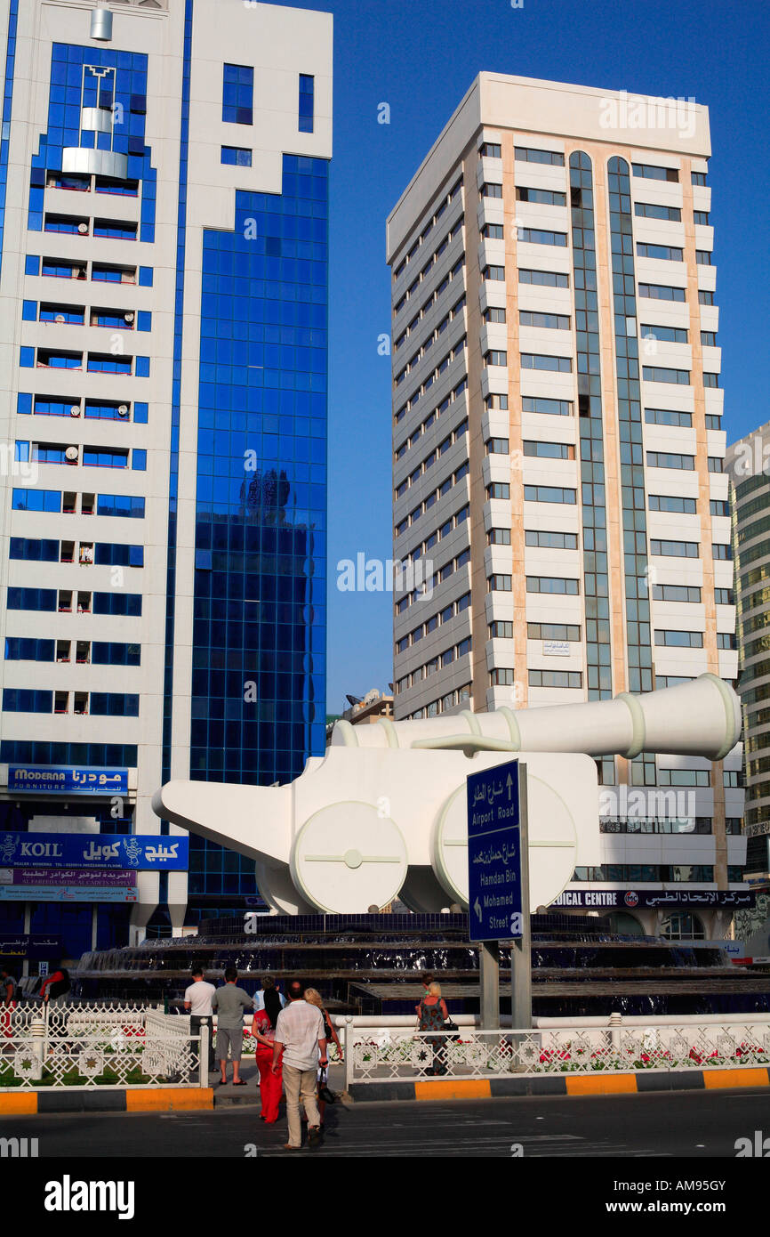 United Arab Emirates, Abu Dhabi, pedestrians at Al Ittihad Square Stock ...