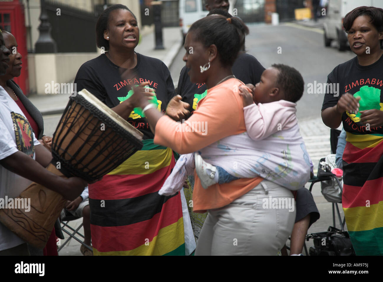 Protest drumming hi-res stock photography and images - Alamy