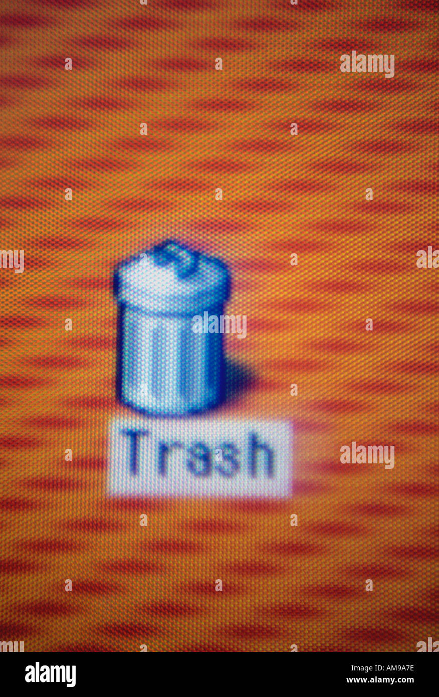 Trash Icon on Desktop Computer Stock Photo - Alamy