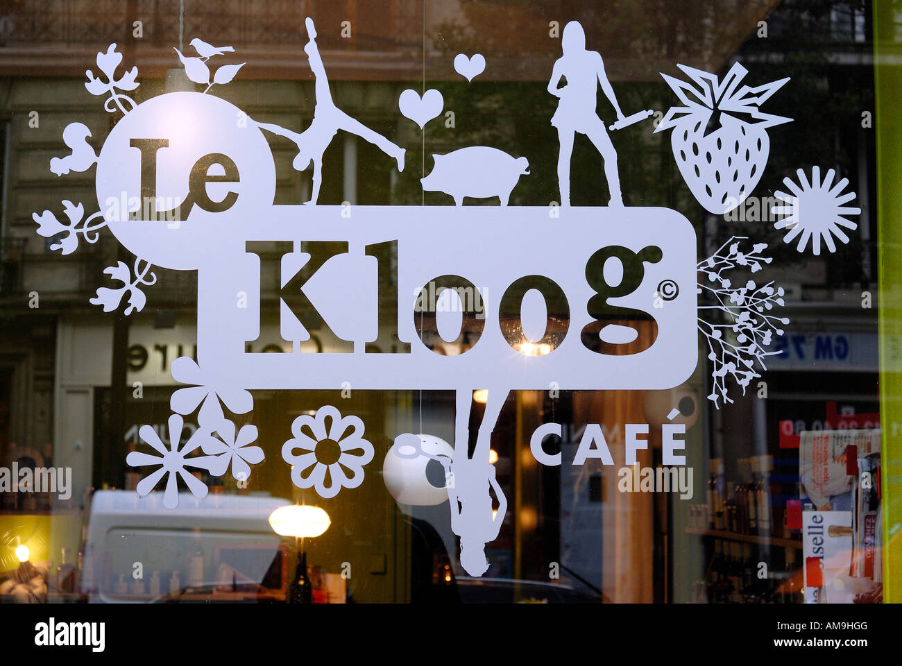 France, Paris, Le Kloog Cafe, Rue Guy Moquet Stock Photo - Alamy