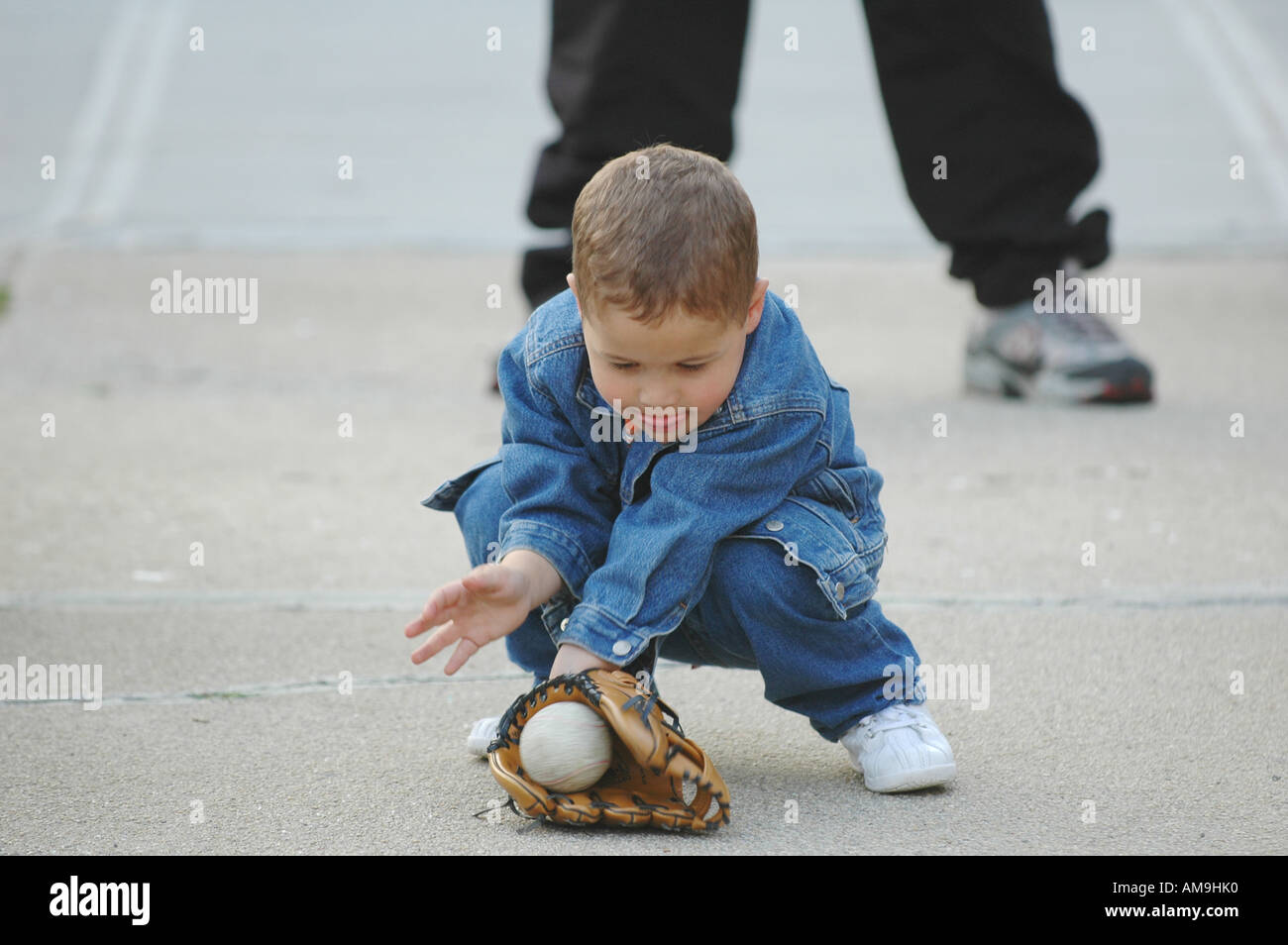 American family field baseball hi-res stock photography and images - Alamy