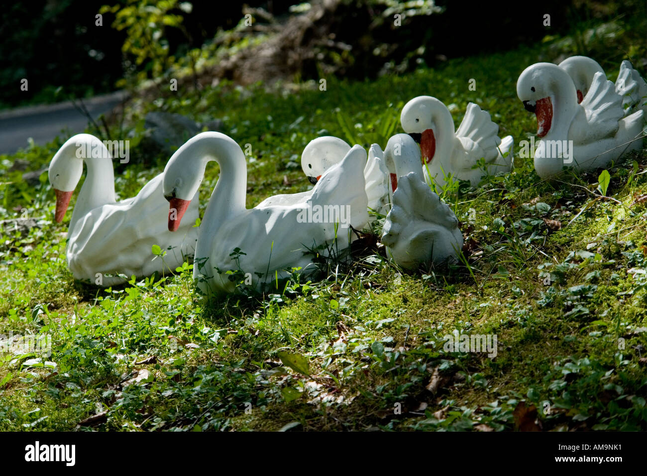 Swan sculptures hi-res stock photography and images - Alamy