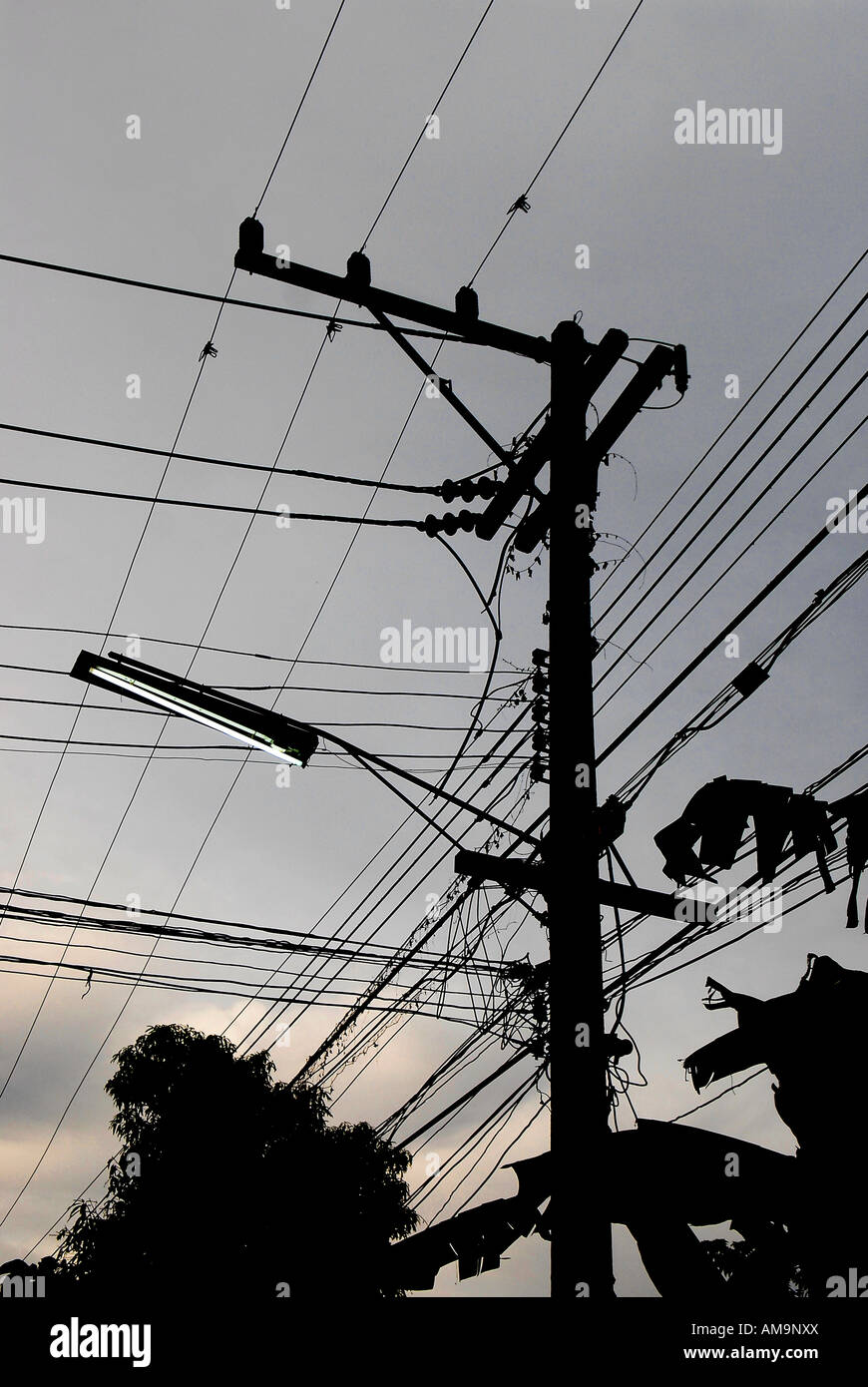 Electricity pylon street light against hi-res stock photography and ...