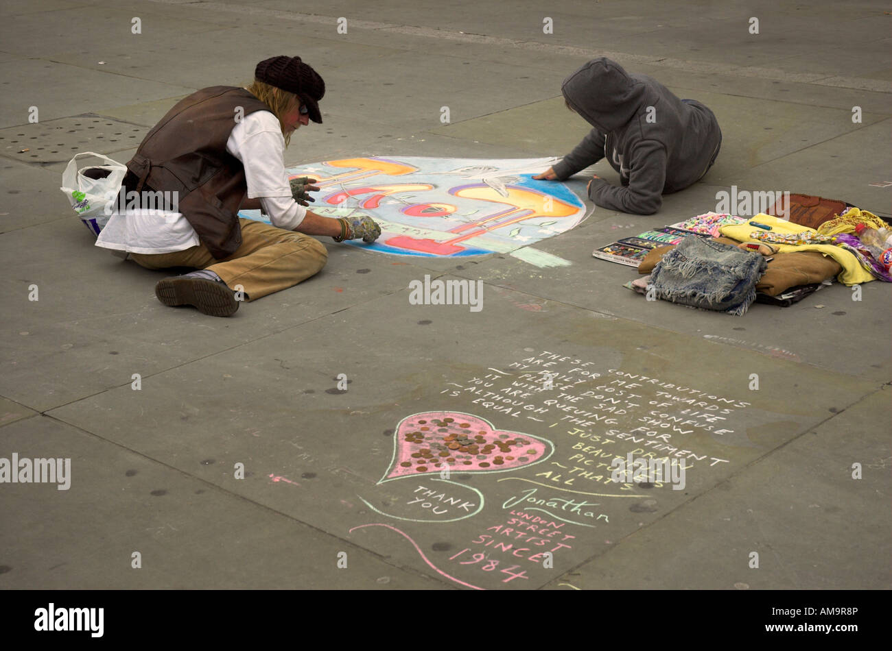 Chalk artists hi-res stock photography and images - Alamy