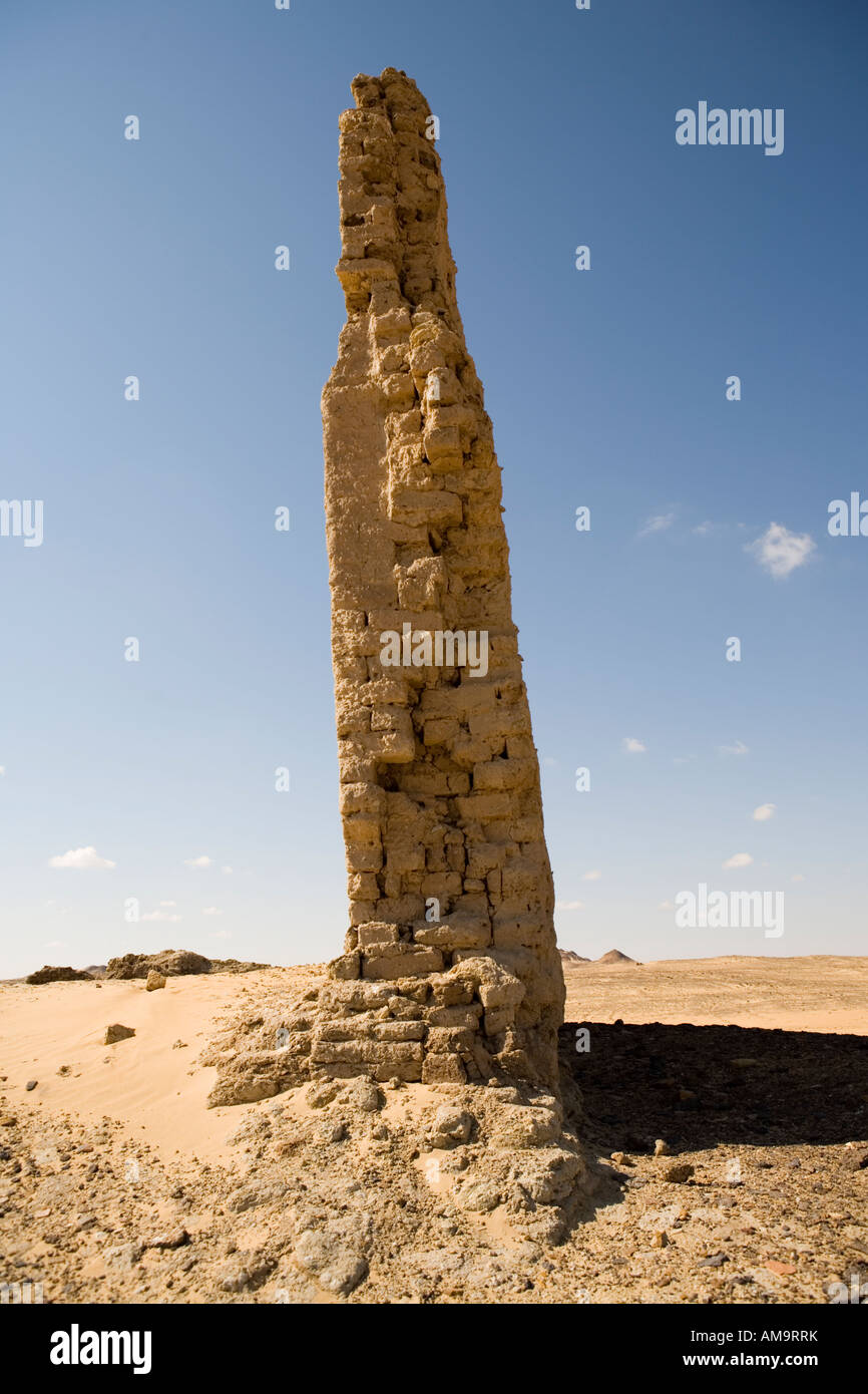 Vertical end of mud brick wall , Al Hayz Bahariya Oases , Egypt ...
