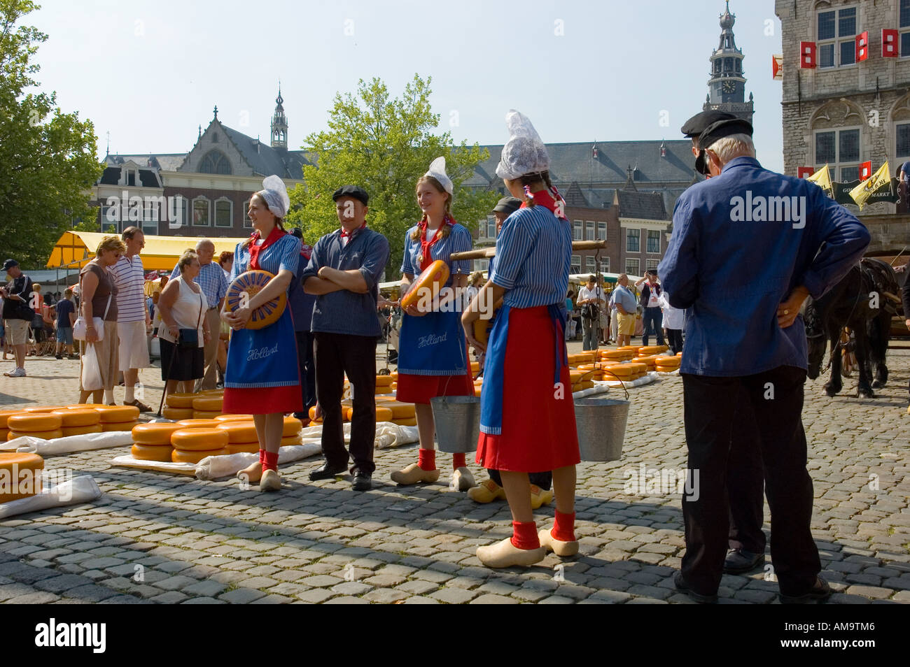 Girls traditional dress netherlands hi-res stock photography and images ...