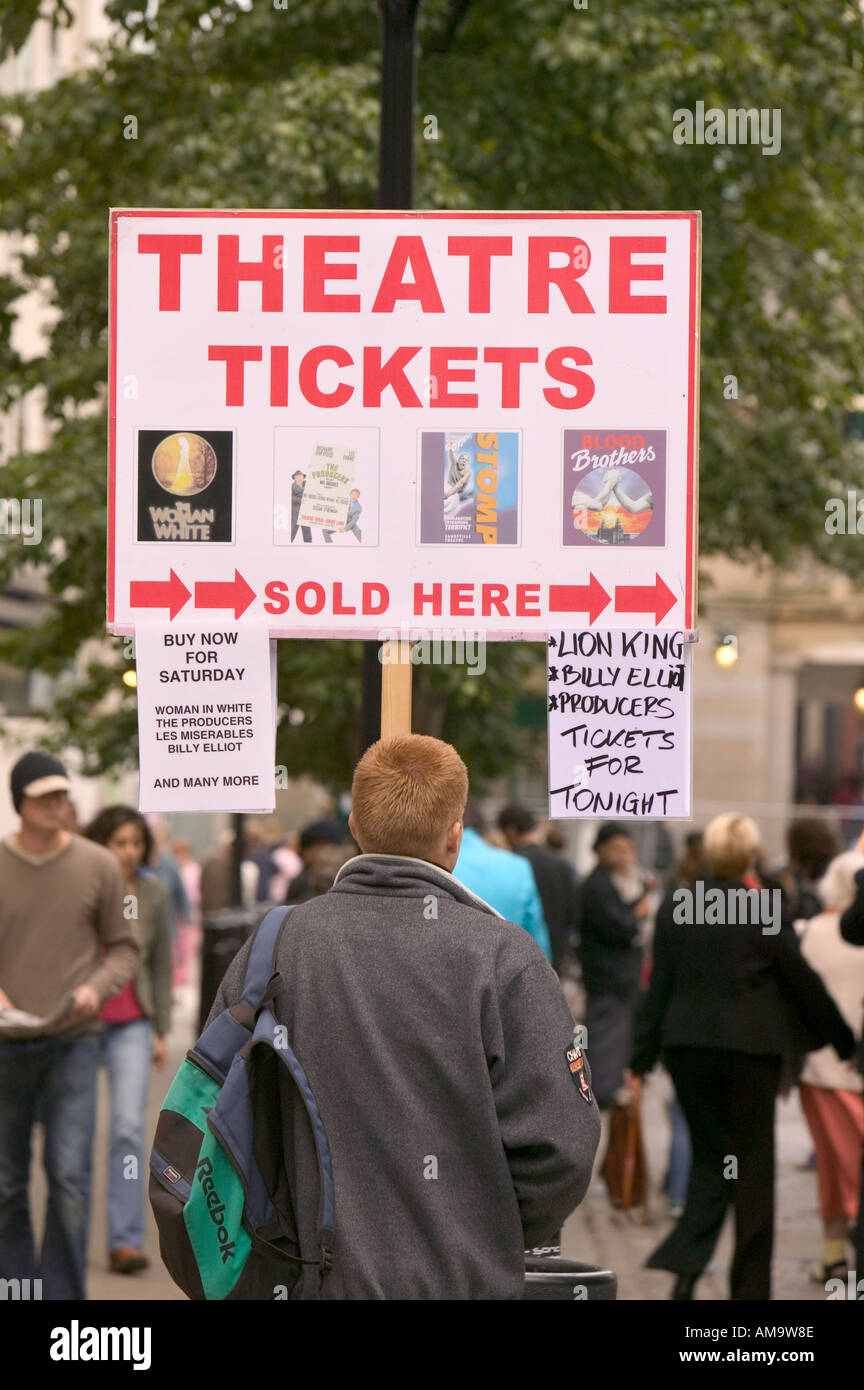 Ticket tout hi-res stock photography and images - Alamy