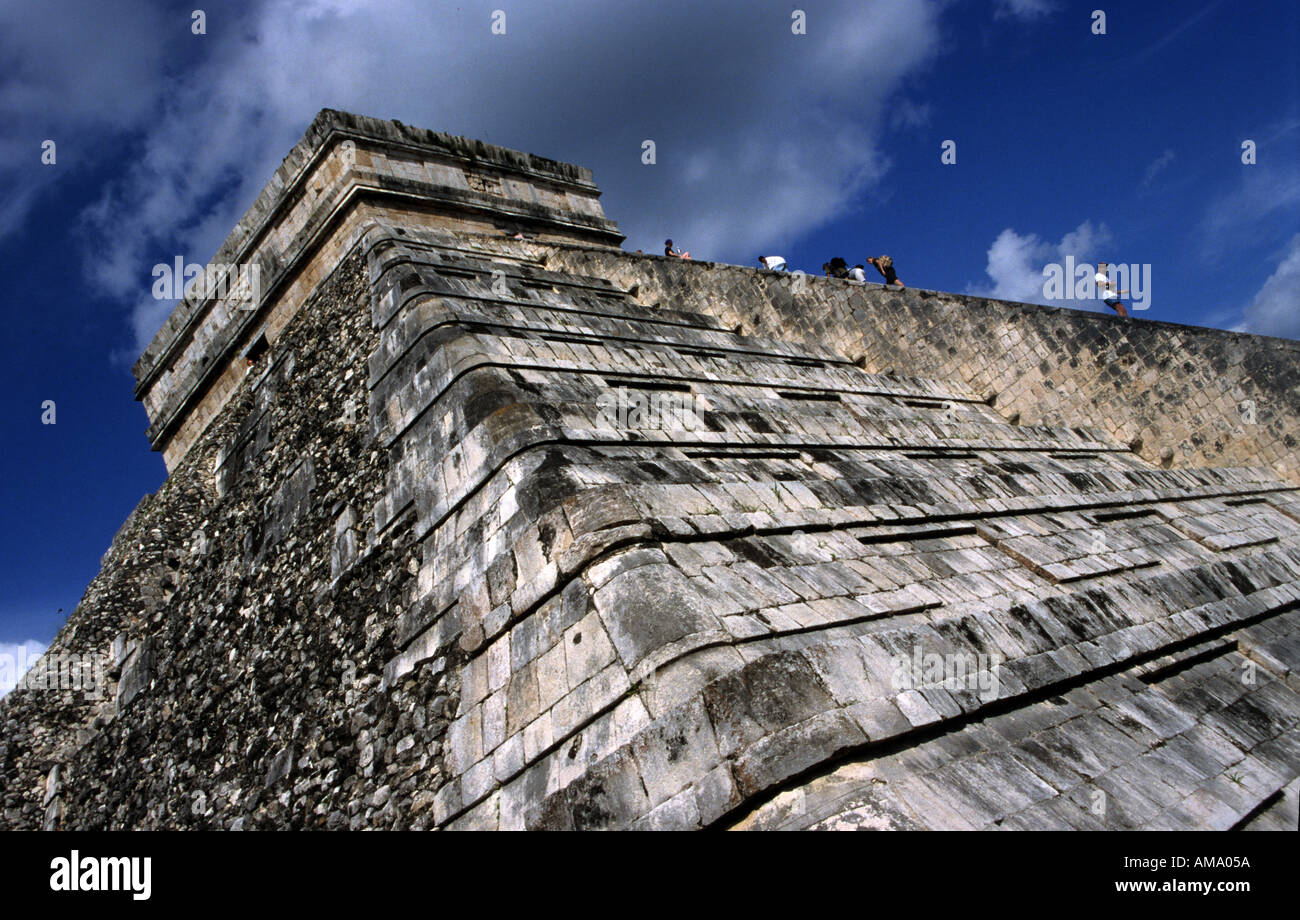 Is the towering castillo pyramid hi-res stock photography and images ...