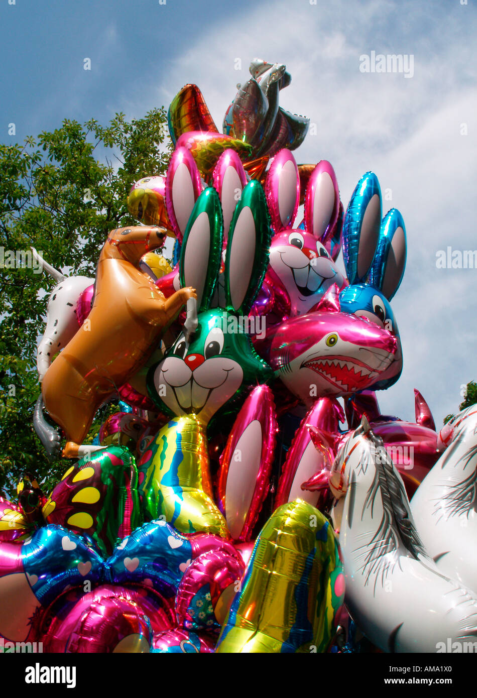 Photograph of balloons hi-res stock photography and images - Alamy