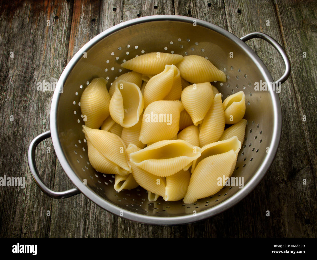 Pasta conchiglie Stock Photo - Alamy