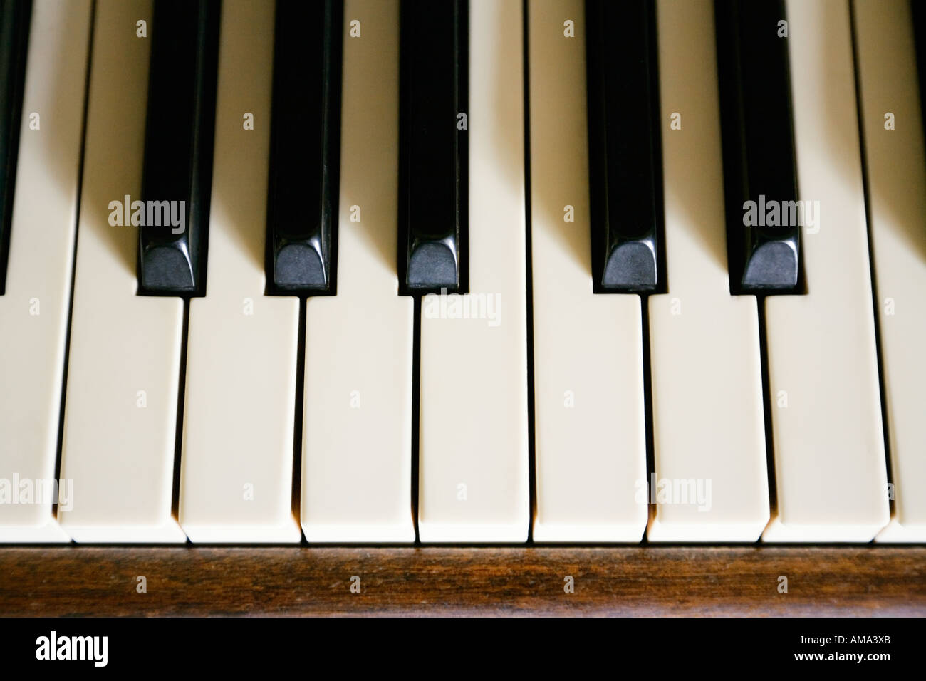 Standard piano hi-res stock photography and images - Alamy