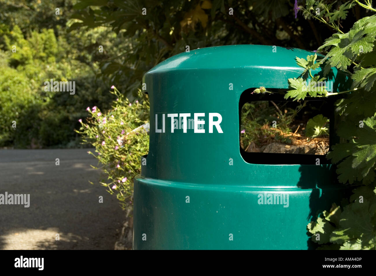 green litter bin Stock Photo - Alamy