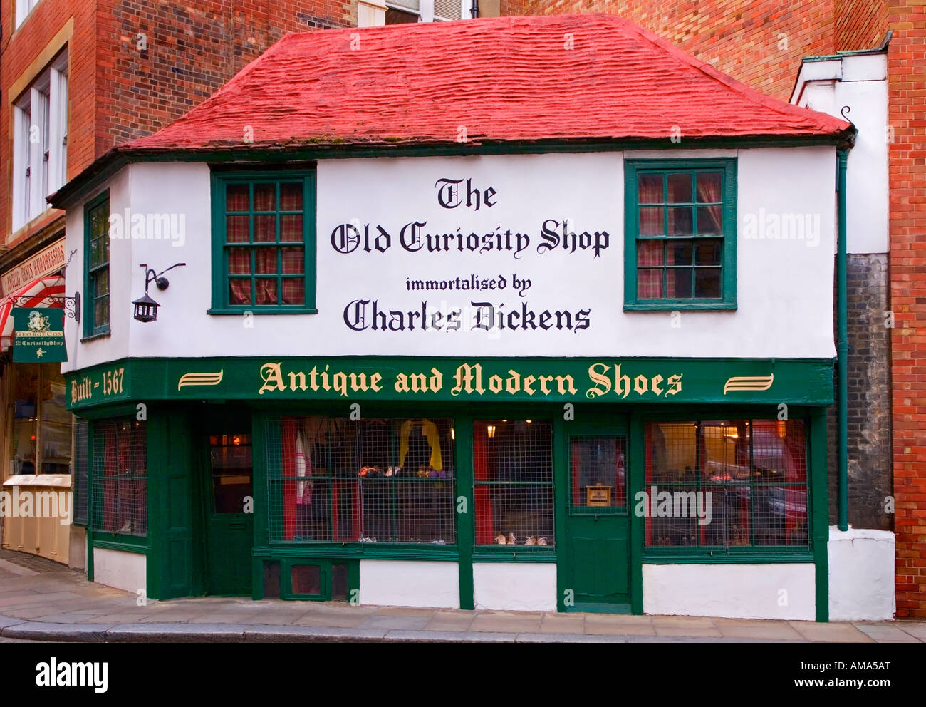old curiosity shop london Stock Photo - Alamy old curiosity shop london Stock Photo - Alamy