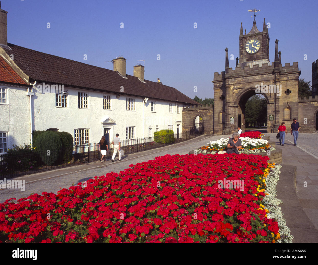 Durham castle gatehouse hi-res stock photography and images - Alamy
