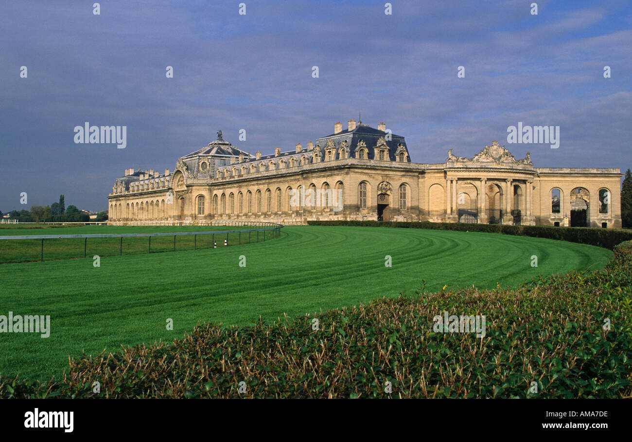 Chantilly horse racing hi-res stock photography and images - Alamy