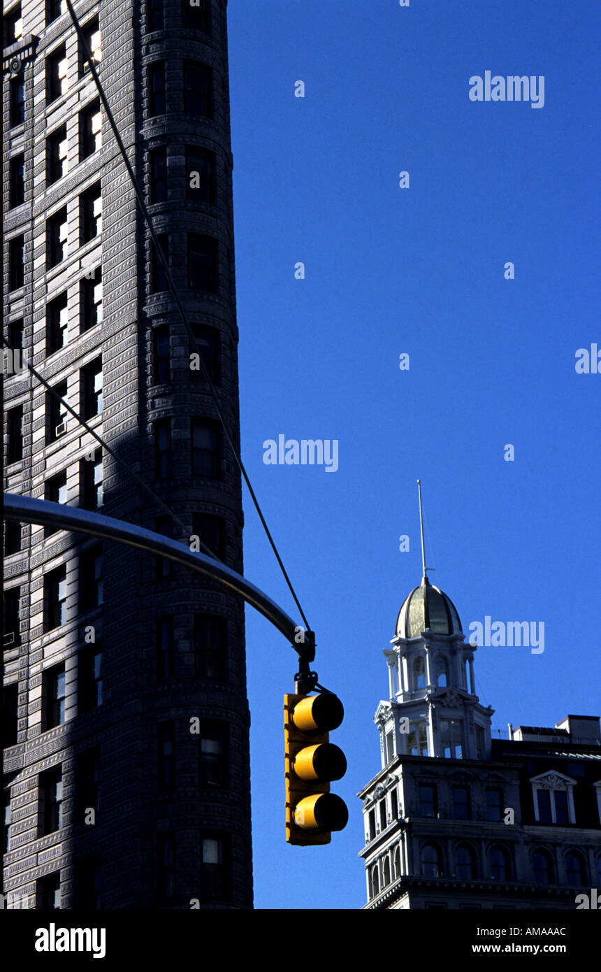 Flat iron shaped building hi-res stock photography and images - Alamy