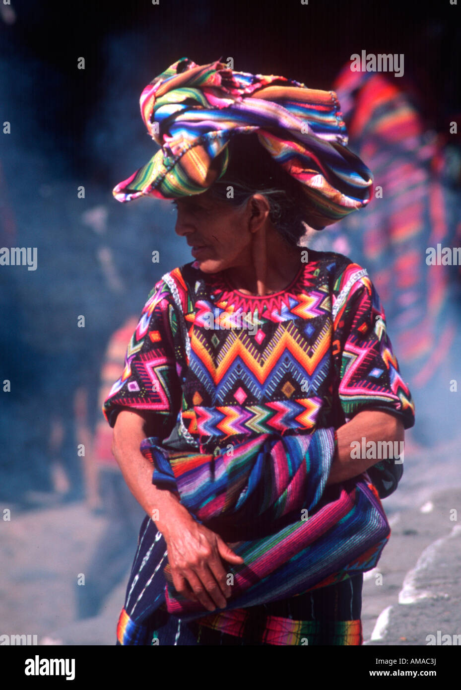 Quiche Mayan Indian women in traditional dress Stock Photo - Alamy