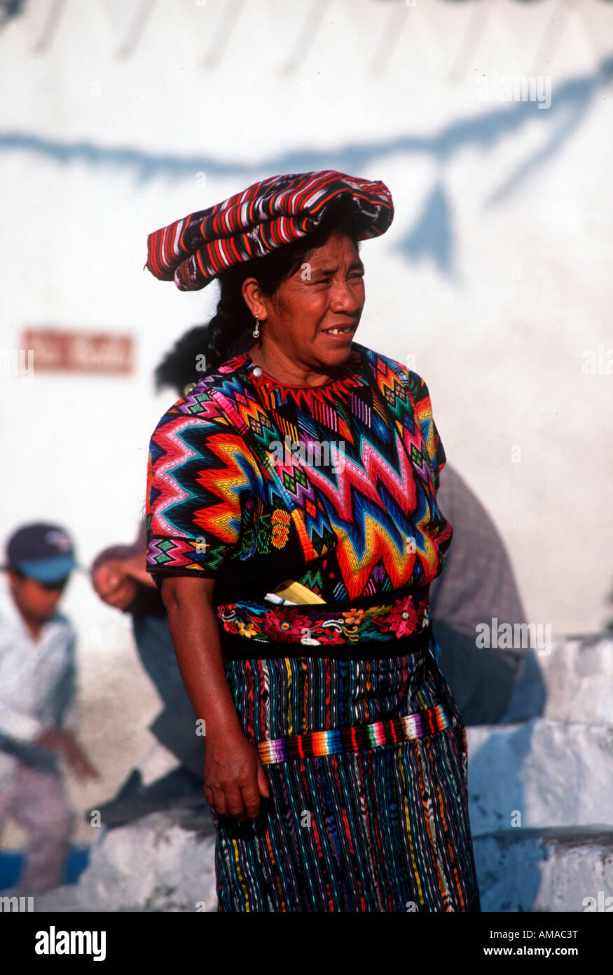 Quiche Mayan Indian women in traditional dress Stock Photo - Alamy