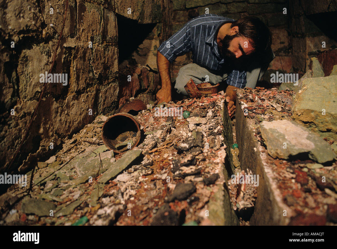Scribes tomb, Copan, Honduras, Maya, Bill Fash Stock Photo - Alamy