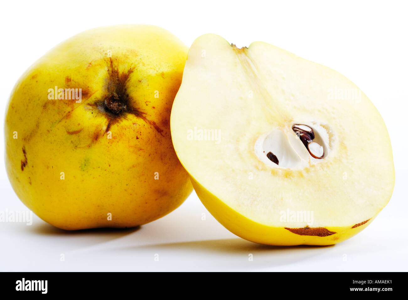 Sliced quince, close-up Stock Photo - Alamy