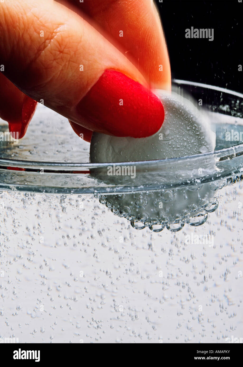 Fizzing reaction hi-res stock photography and images - Alamy