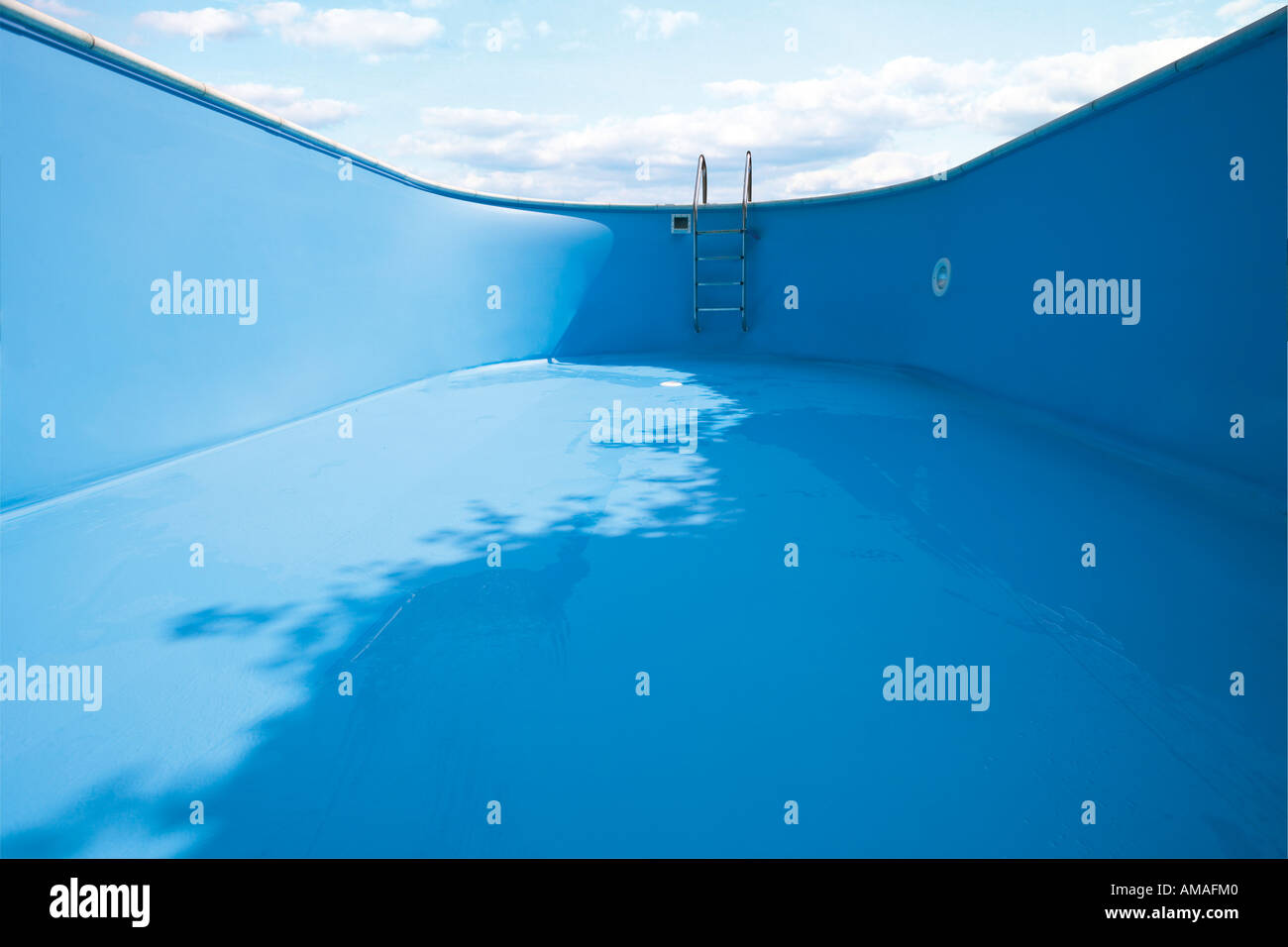 Swimming pool for the poor hi-res stock photography and images - Alamy