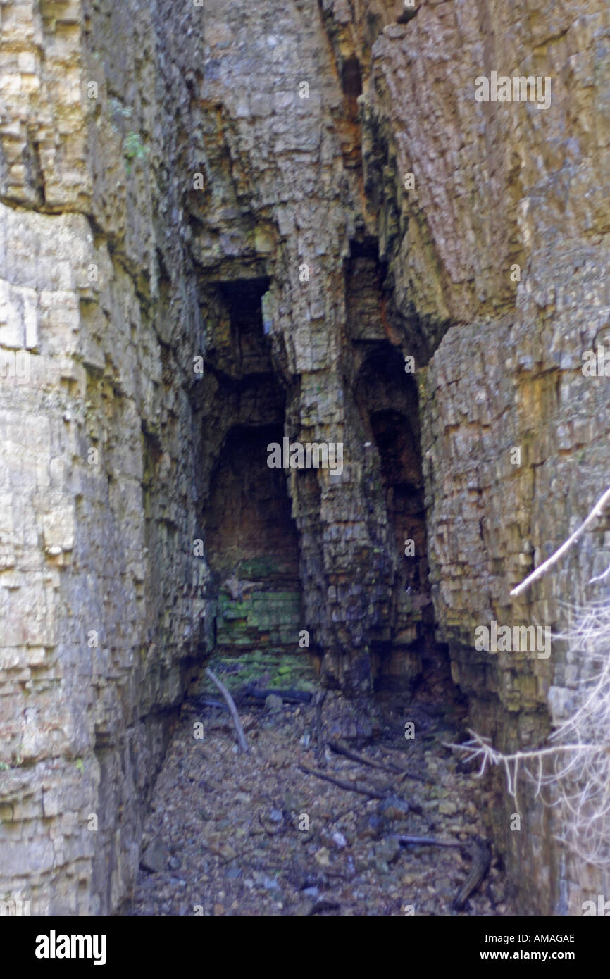 Crevice in a rock formation Stock Photo - Alamy