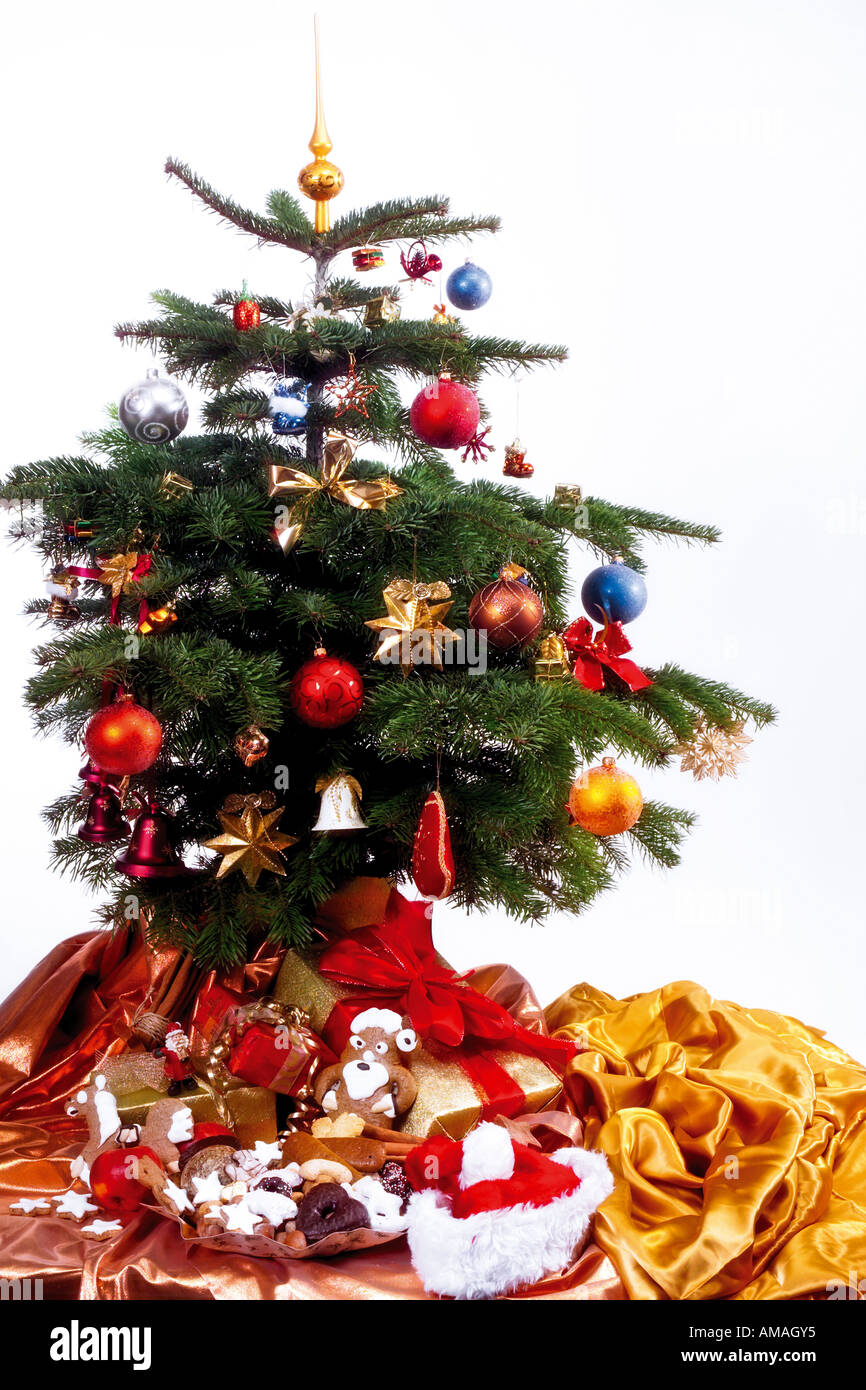 Christmas tree with presents Stock Photo - Alamy