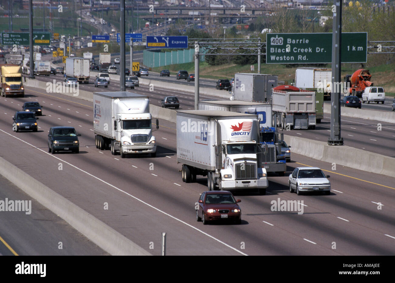 Toronto Canada traffic on the multi lane Highway 401 Stock Photo - Alamy