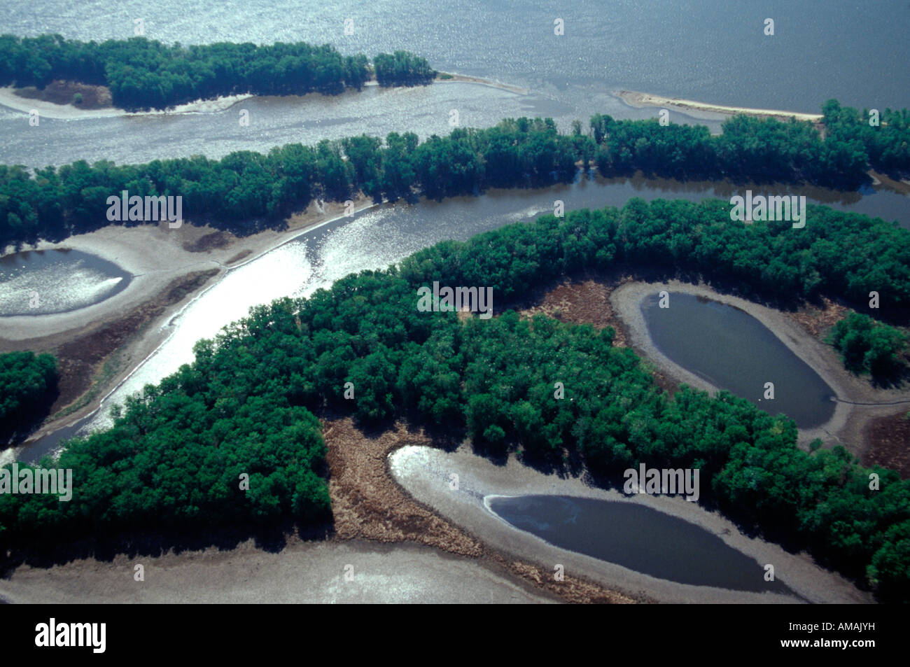 aerial of Mississippi River, Upper Mississippi River National Fish and ...