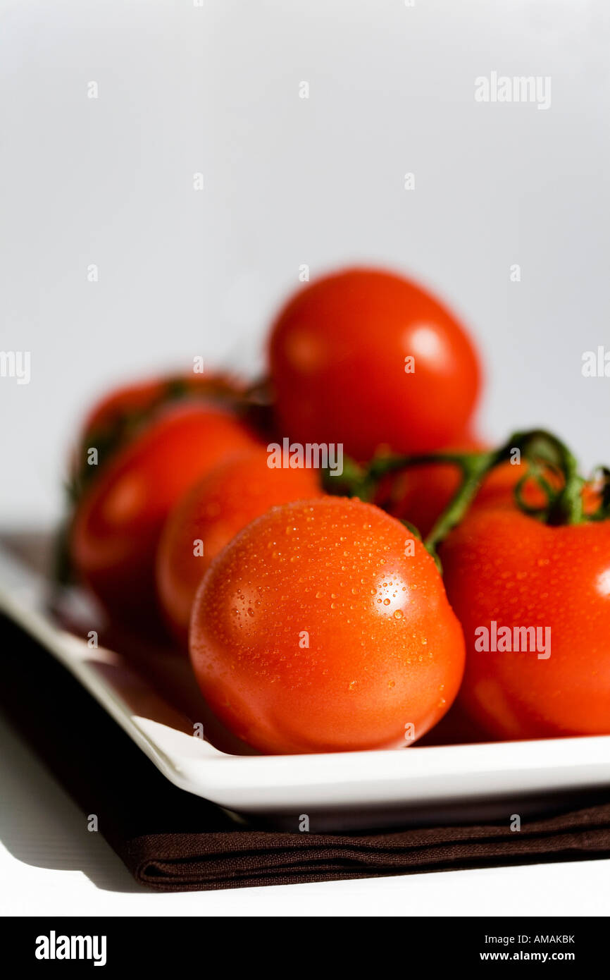 Vine tomatoes hi-res stock photography and images - Alamy