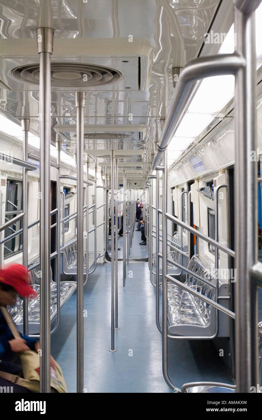 People sitting inside subway train hi-res stock photography and images ...