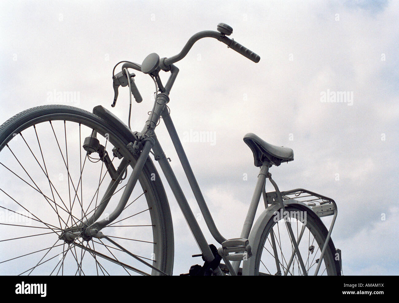 Old fashioned bike hi-res stock photography and images - Alamy