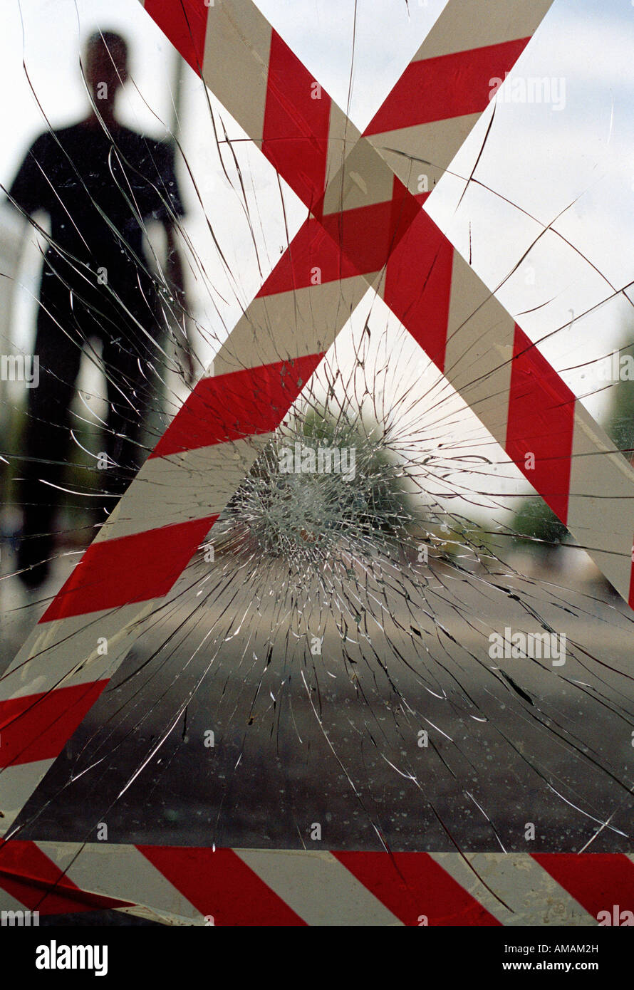 Shattered window hi-res stock photography and images - Alamy