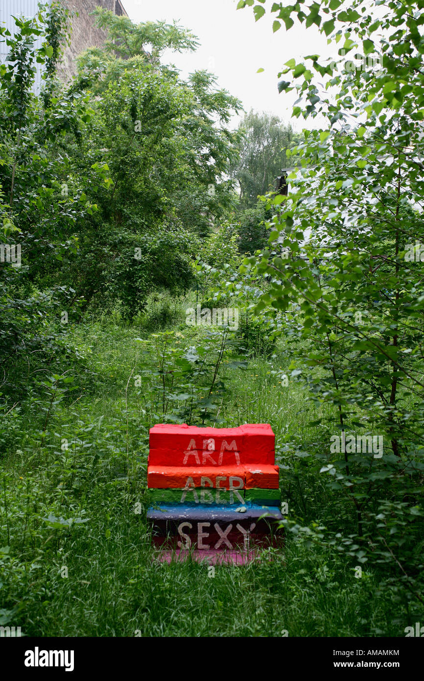 Ruin graffiti hi-res stock photography and images - Alamy