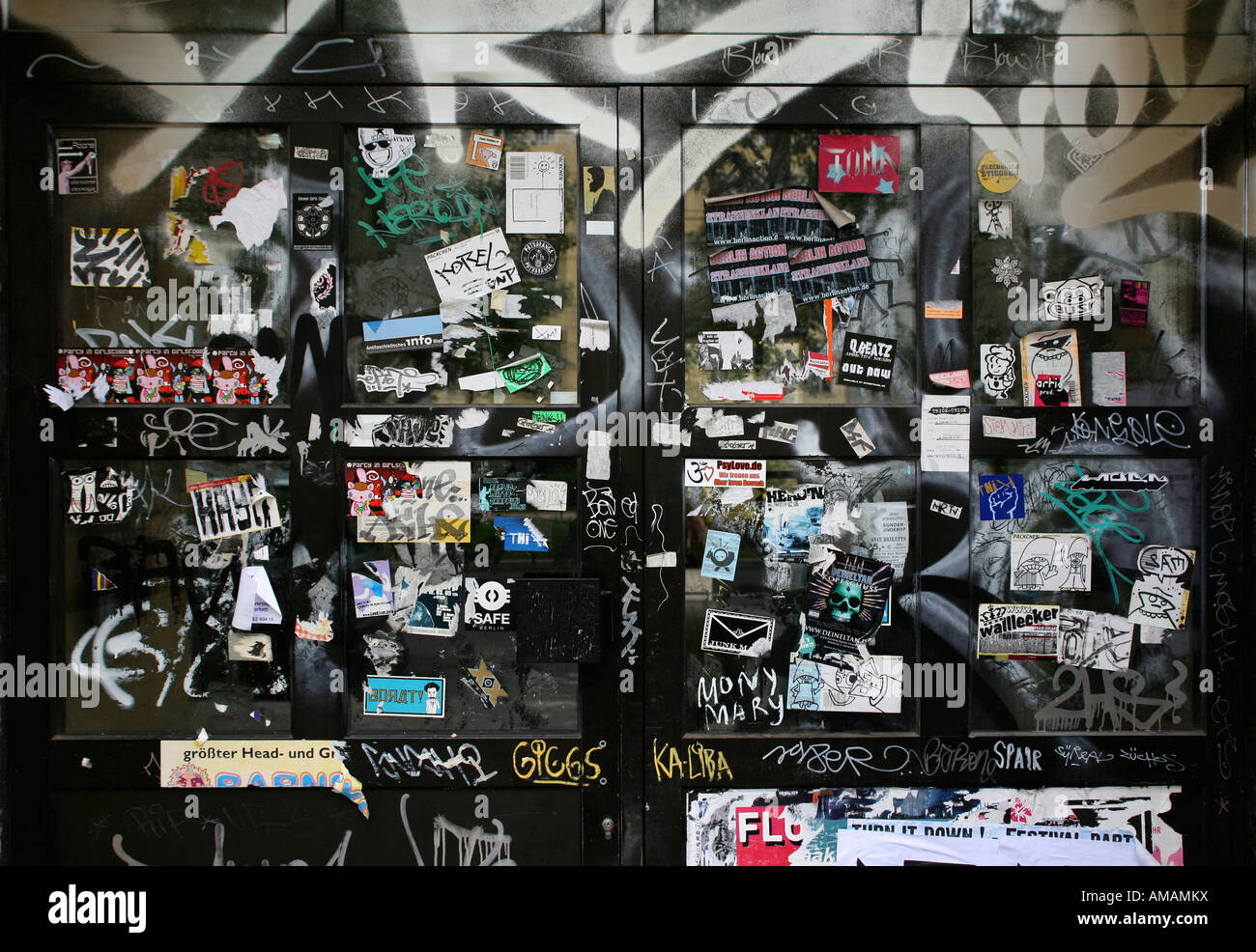 Graffiti stickers hi-res stock photography and images - Alamy