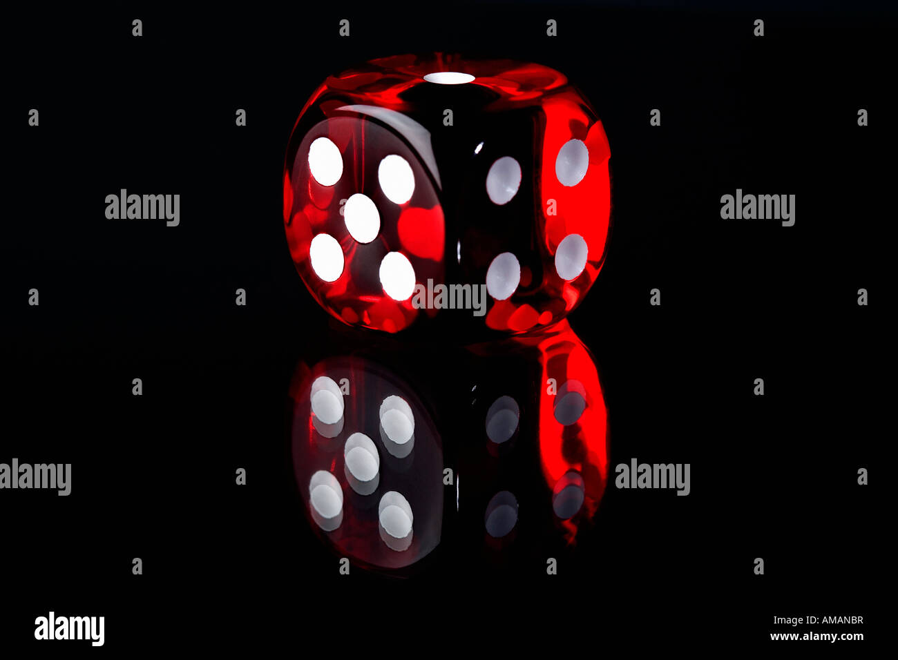 Single dice hi-res stock photography and images - Alamy