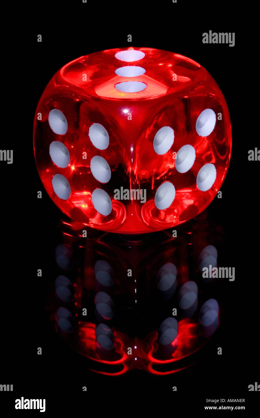 Single dice hi-res stock photography and images - Alamy