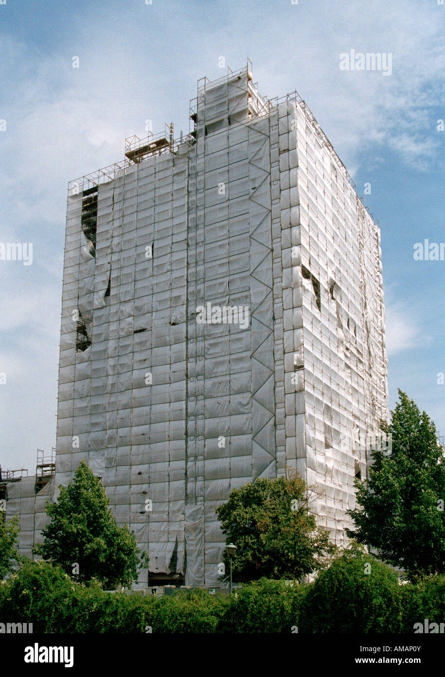 Tarpaulin hi-res stock photography and images - Alamy