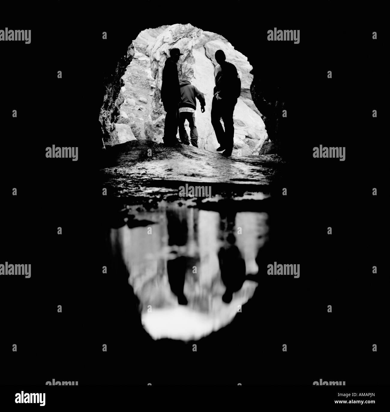 Cave men a hi-res stock photography and images - Alamy