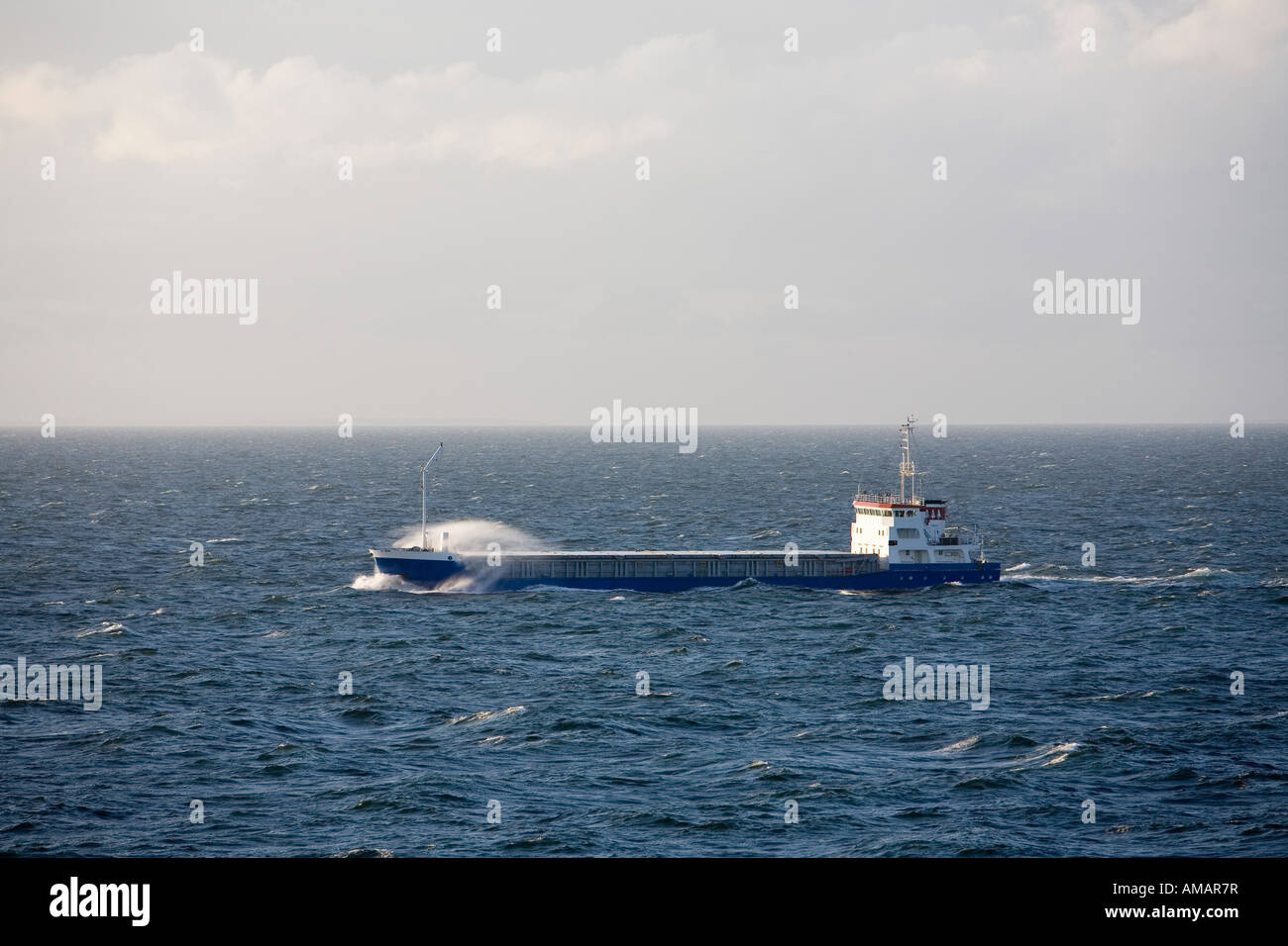 Ship transportation ocean on the move horizon over water hi-res stock ...