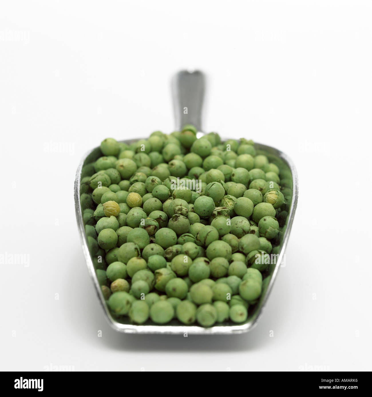 Fresh green peppercorns in scoop, close-up Stock Photo - Alamy