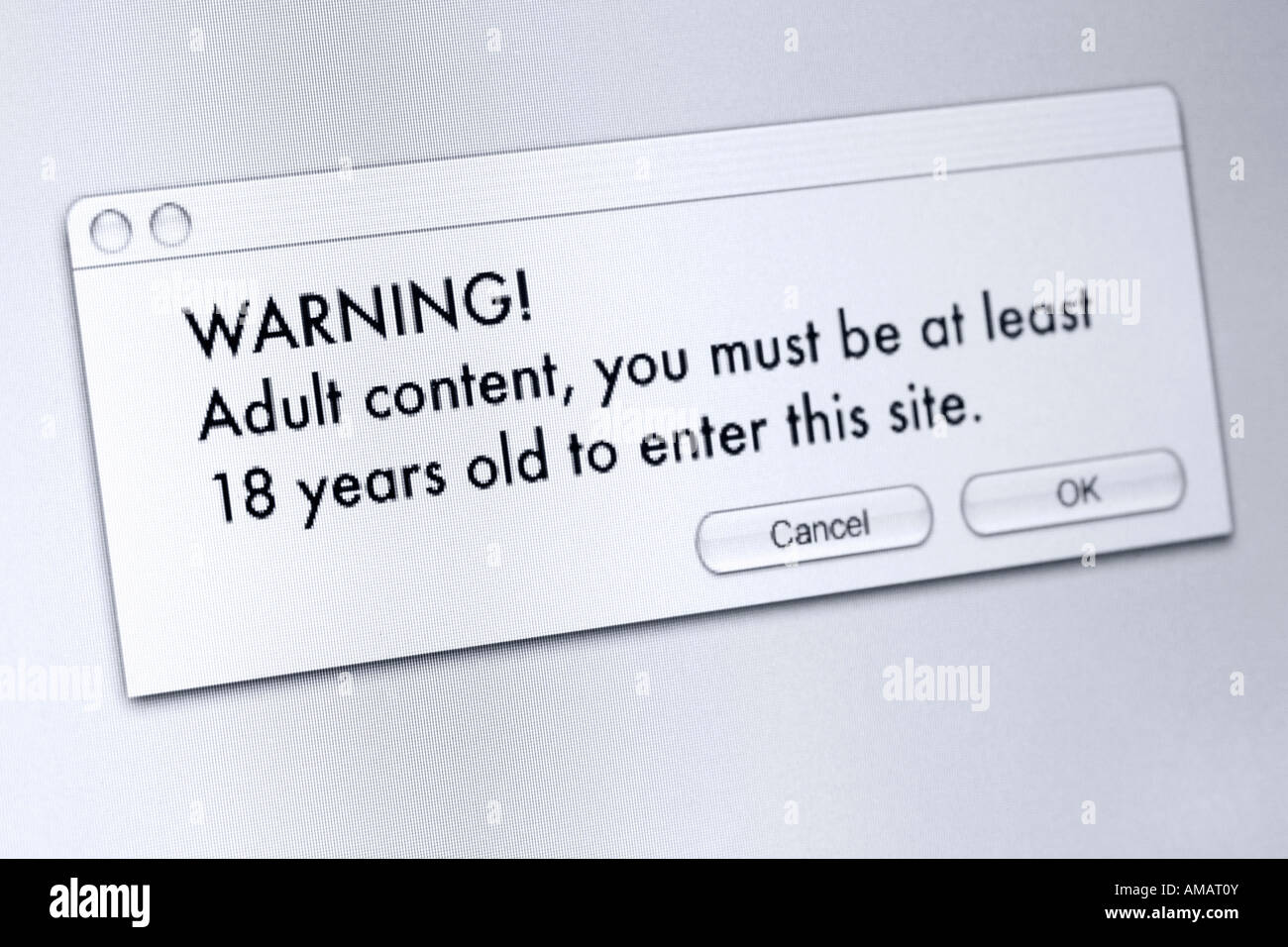 Warning message on computer screen Stock Photo - Alamy