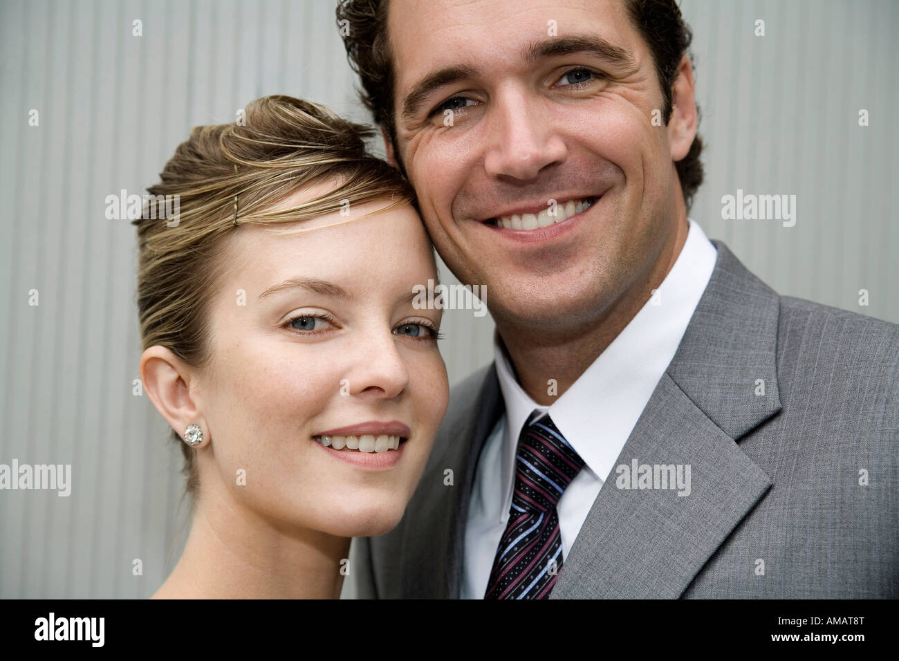 Portrait of a bride and groom Stock Photo - Alamy