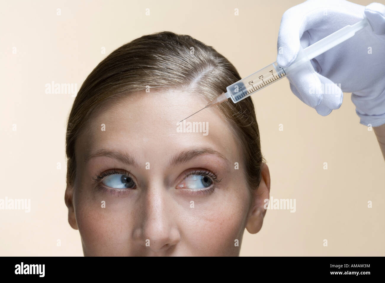 Self injecting woman hi-res stock photography and images - Alamy