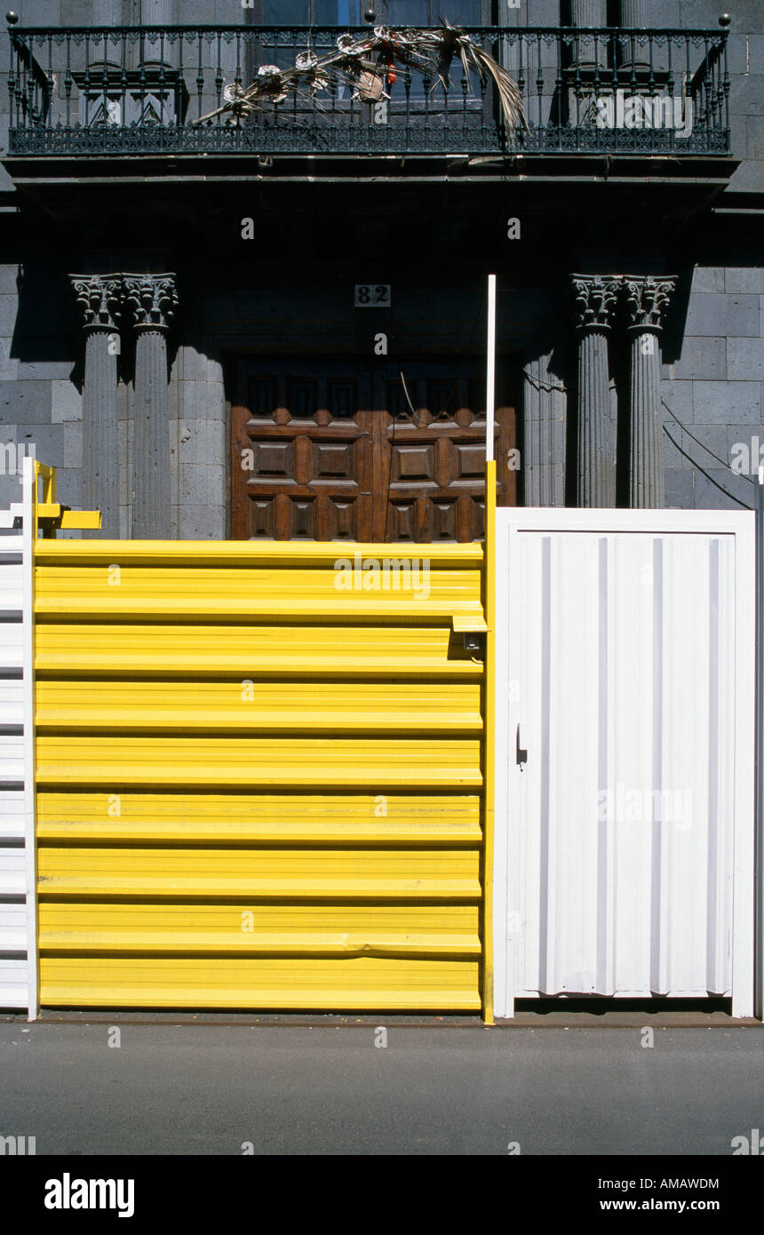 Blocking the entrance hi-res stock photography and images - Alamy